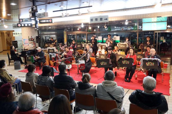 ビッグバンドの音色でクリスマス気分 East Wind Big Bandコンサート～こぼれ話 | 十勝毎日新聞電子版－Tokachi ...